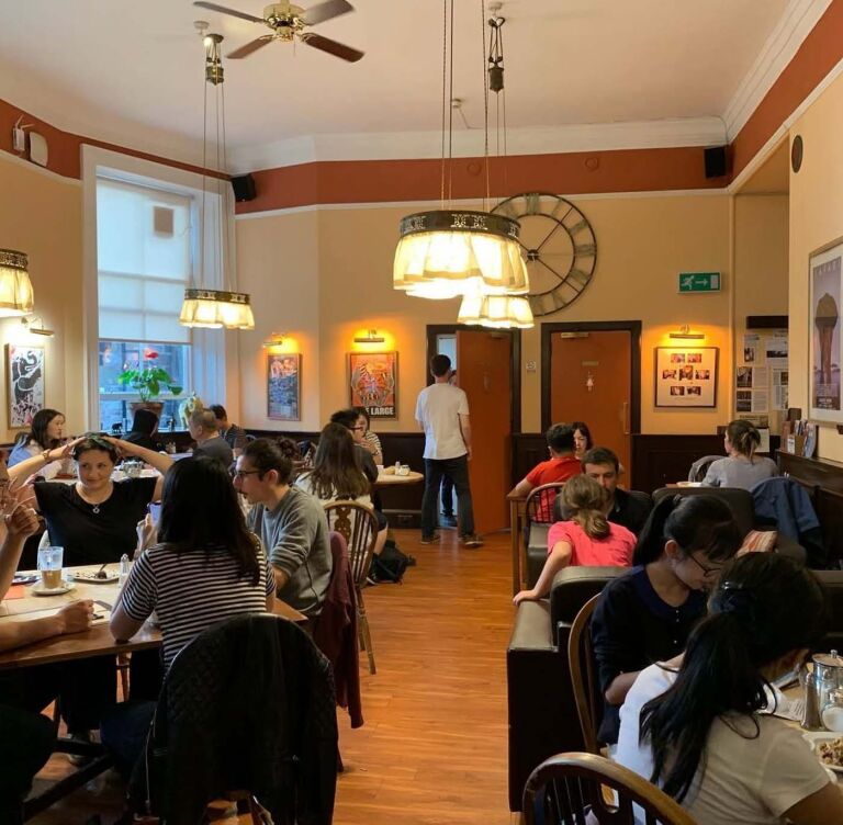 A Local’s Guide to Cafes in Edinburgh | Eating Europe